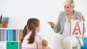 Dislalia: Síntomas y Tratamiento - Blog de audífono.es